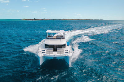 Boat Review by Multihulls World of: Motor Leopard 53 PC - Multihulls World