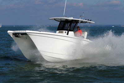 Boat Review by Multihulls World of: Motor WorldCat 280CC-X - Multihulls ...