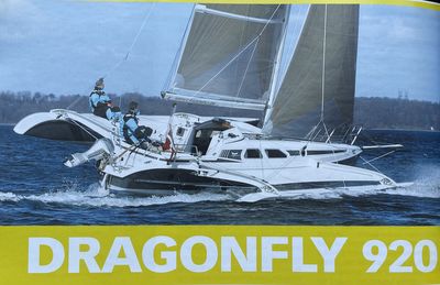 Boat Review by Multihulls World of: Trimaran Dragonfly 920 Extreme ...