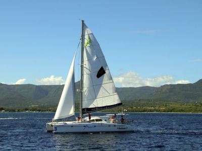 Boat Review by Multihulls World of: Catamaran Nautitech 475 ...