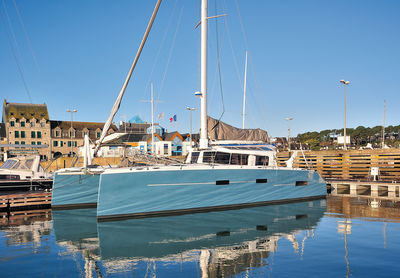 Boat Review by Multihulls World of: Catamaran Mcat 52 - Multihulls World