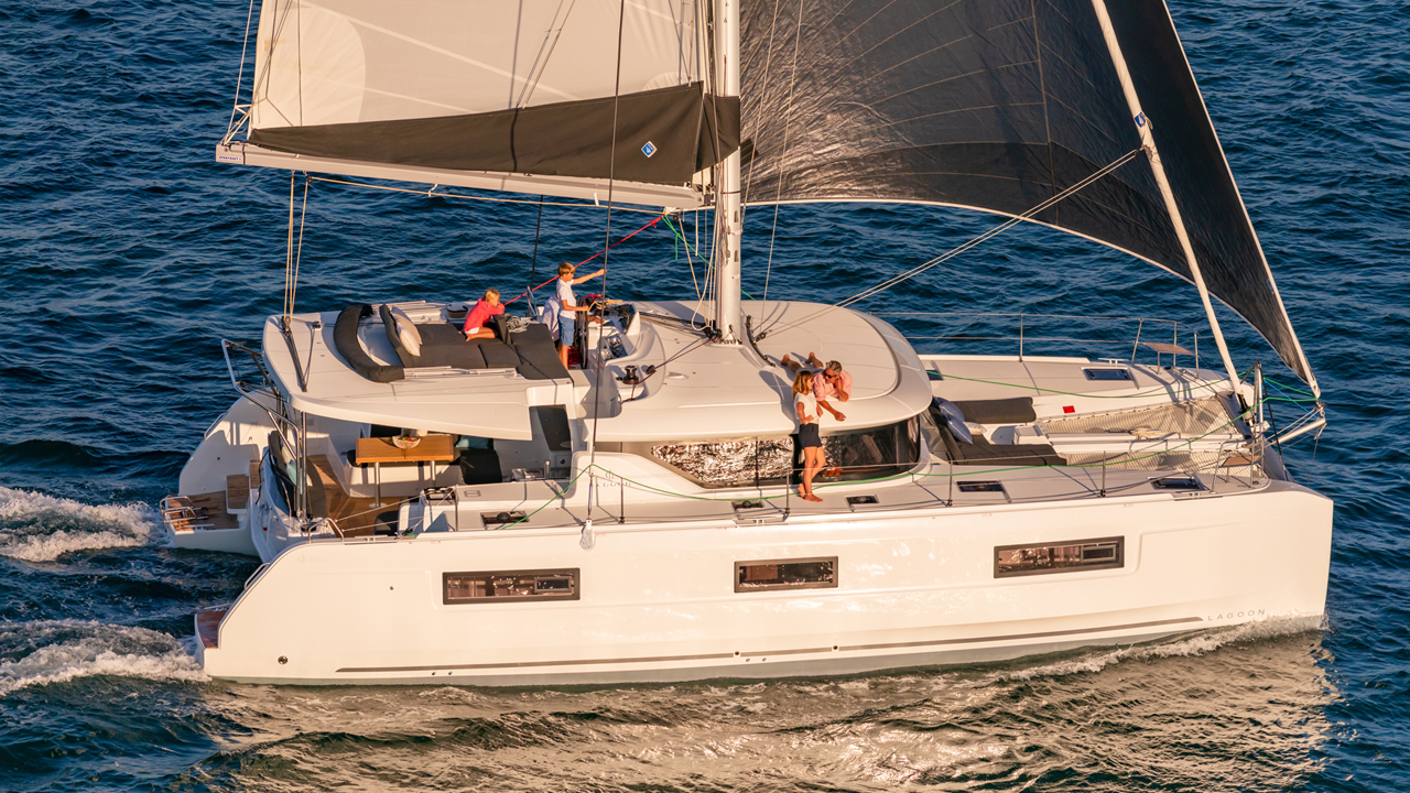 2019 BUYER'S GUIDE: Multihulls from 40 to 50 feet - - Buyer's guide ...