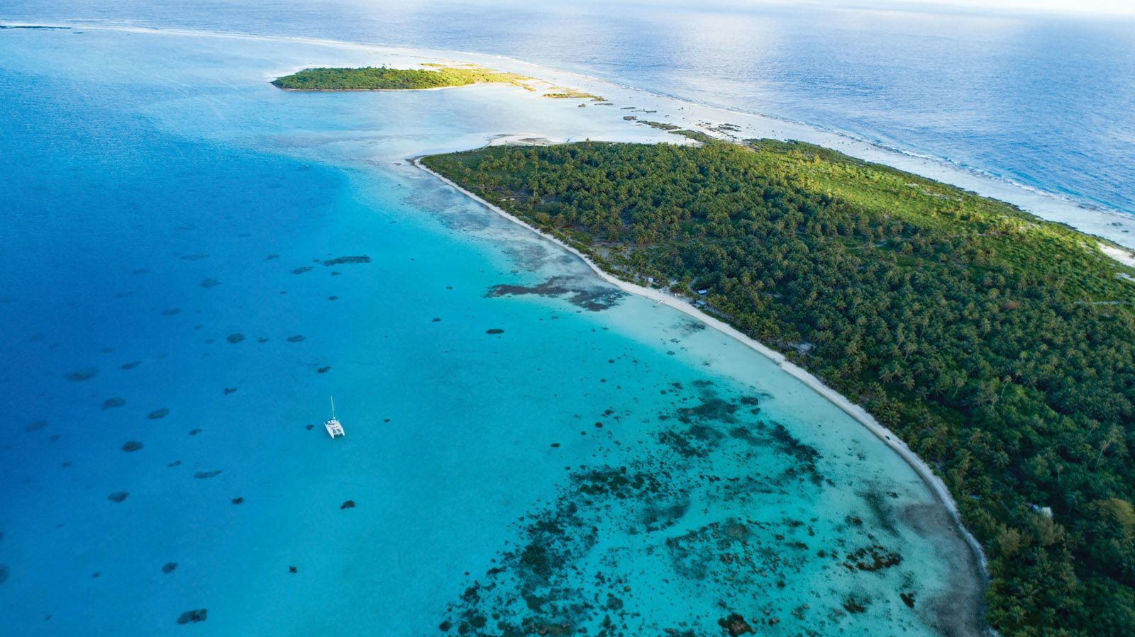 Zephyr - The dream lagoon of Mopelia - Cruising - Multihulls World ...