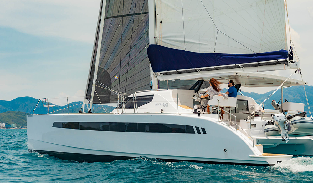 Seawind 1600 Passagemaker - Reviewed, updated, improved! - Catamaran ...