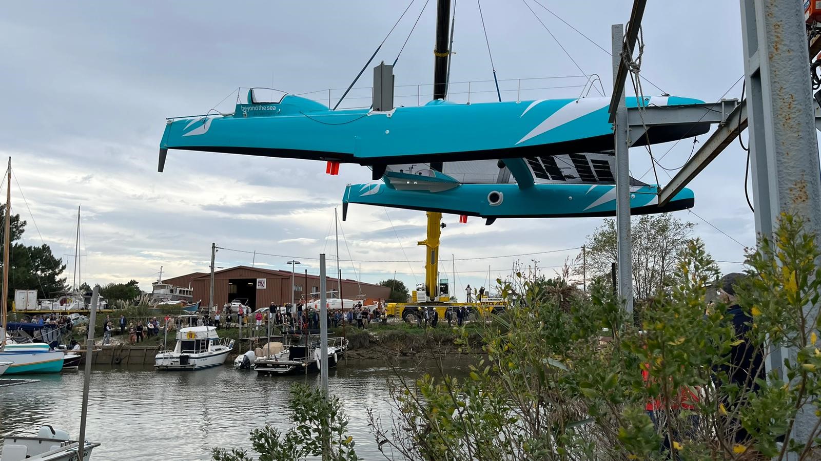 Launching SeaKite - Yves Parlier's Hydroplane is back in action ...