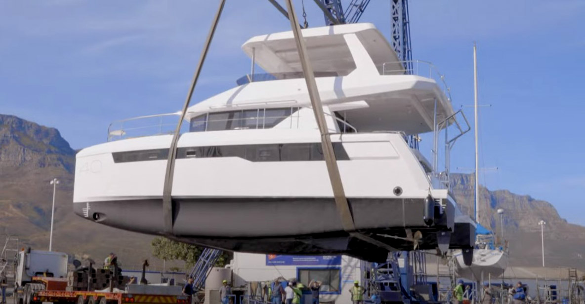 Leopard 40PC - Launch of hull #1 in Cape Town - Multipower - Multihulls ...