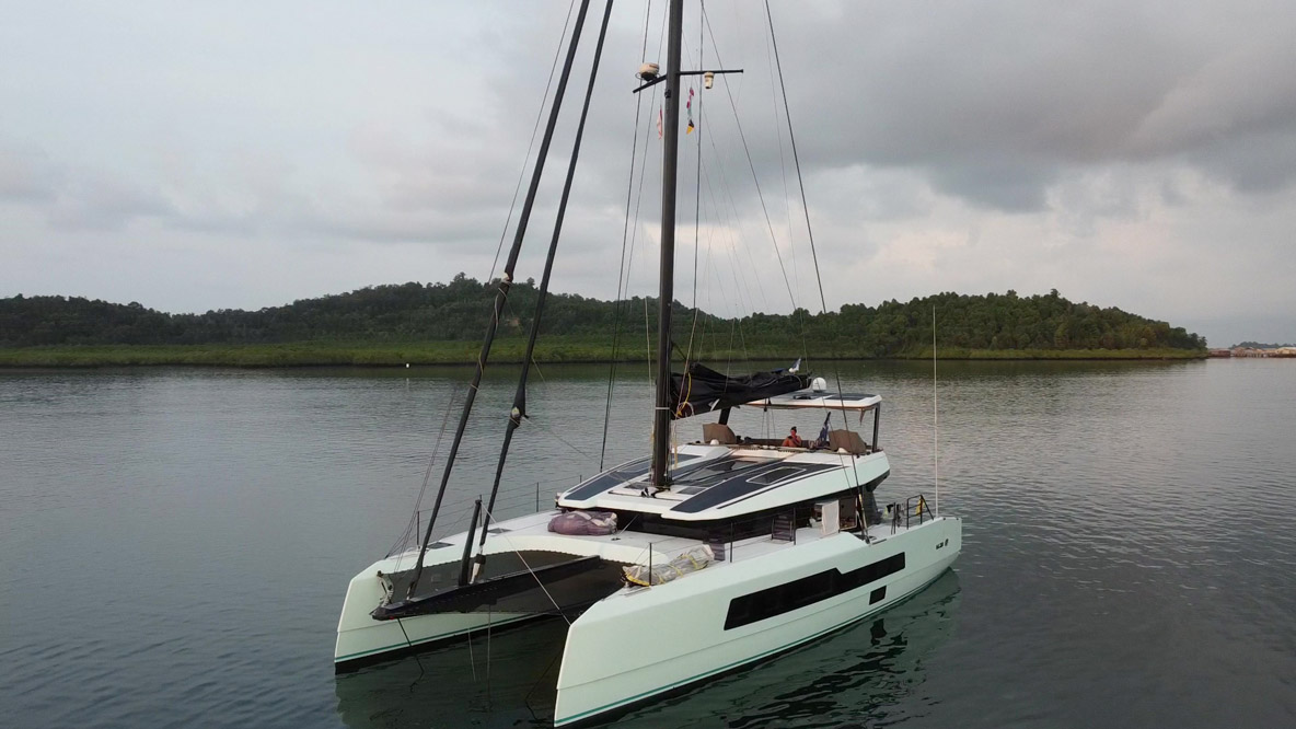 MC55 - A modern design that leaves no one indifferent - Catamaran ...