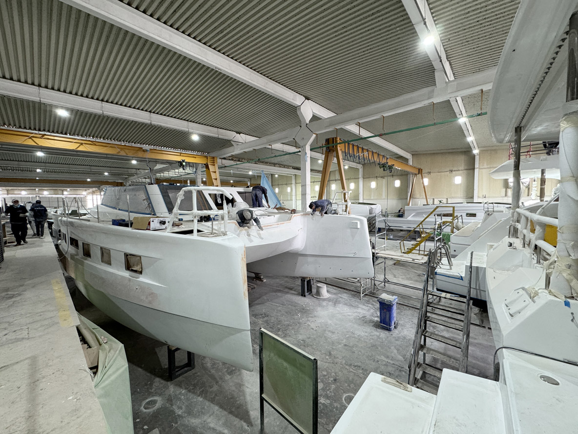 STGI - 25 Years of Aventura Catamarans! - News from the builders ...