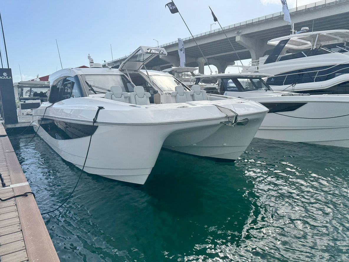 Aquila 42 Coupe - A New Range Discovered in Miami - Multipower ...
