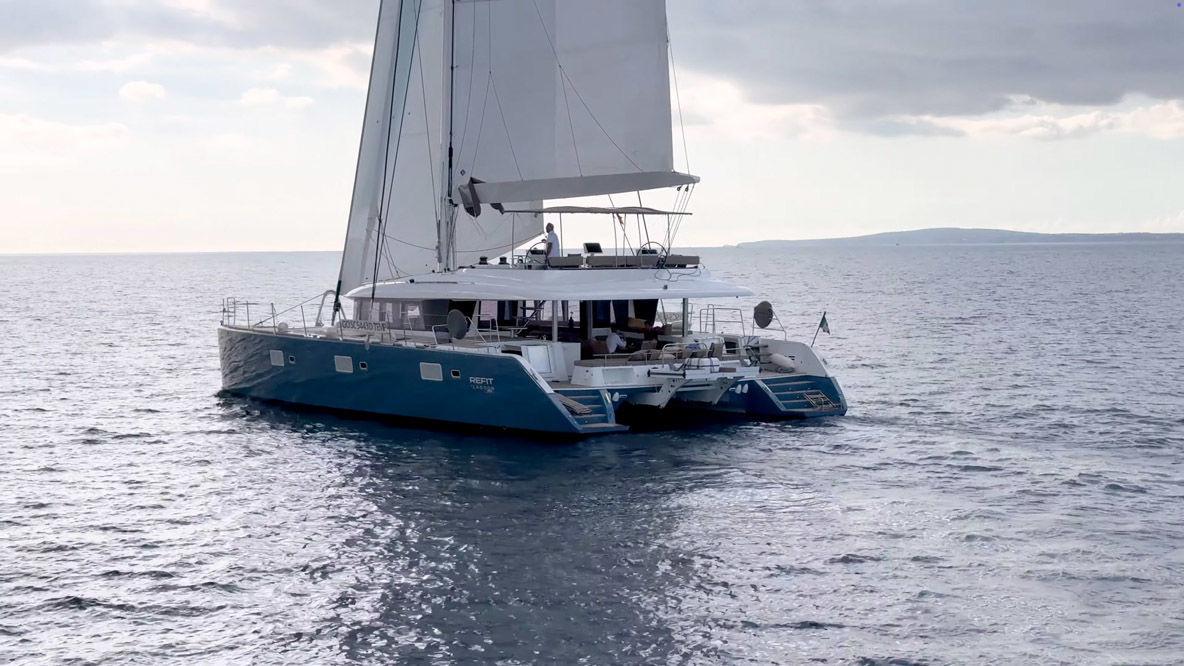 Lagoon 620 Neo - Walkthrough - Forever Green - Multihulls World ...