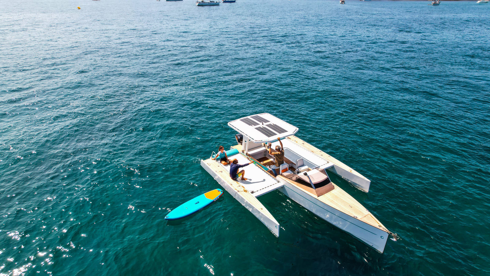 Orphie 29 - Pocket-sized electric trimaran for day sailing - Multihull ...