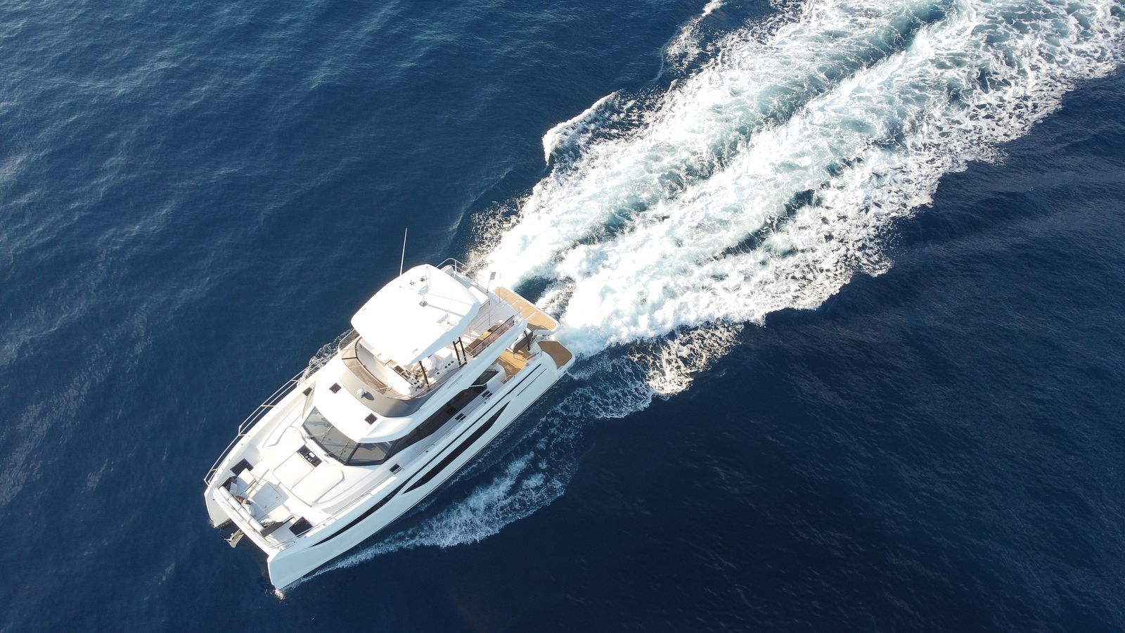 Prestige M48 - Boat Review Teaser - Multipower - Multihulls World ...