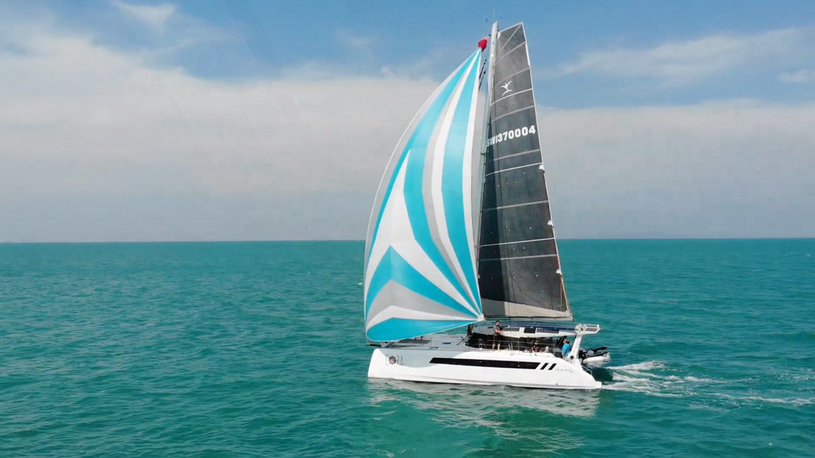Seawind 1370 - Discover this multihull with a walkthrough video ...