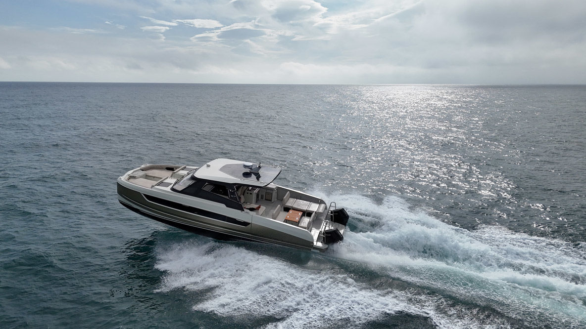 Yot 41 - A Very Promising Powercat - News from the builders ...